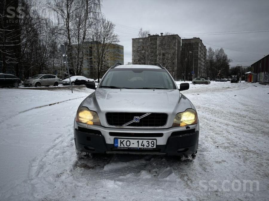 Volvo XC90 2004 Rīga, ar dzinēja tilpumu 2.40 L un nobraukumu 413 tūkst. km par 2500 €, foto 12 vietnē AUTOMOTO.COM.LV