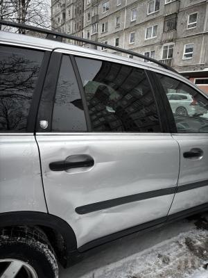 Volvo XC90 2004 Rīga, ar dzinēja tilpumu 2.40 L un nobraukumu 413 tūkst. km par 2500 €, foto 13 vietnē AUTOMOTO.COM.LV