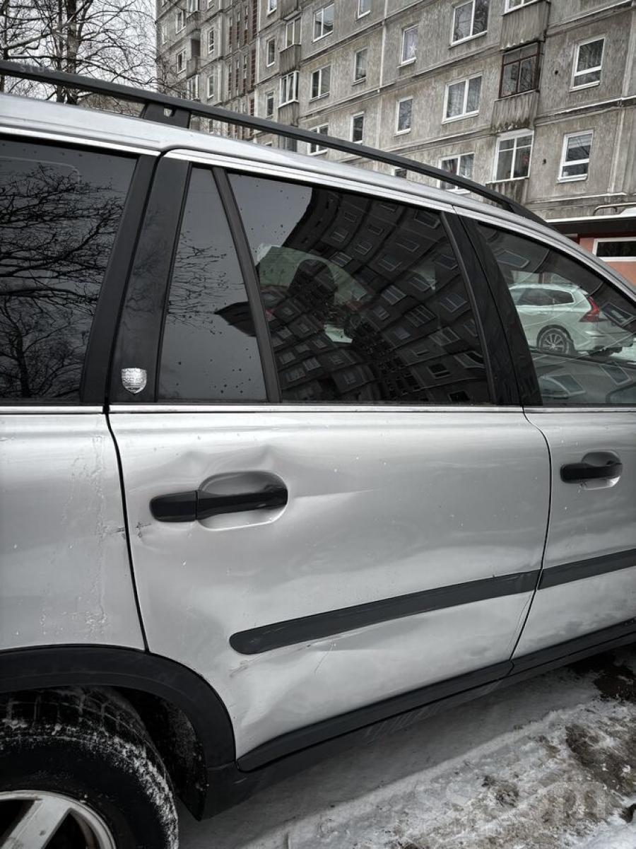 Volvo XC90 2004 Rīga, ar dzinēja tilpumu 2.40 L un nobraukumu 413 tūkst. km par 2500 €, foto 13 vietnē AUTOMOTO.COM.LV