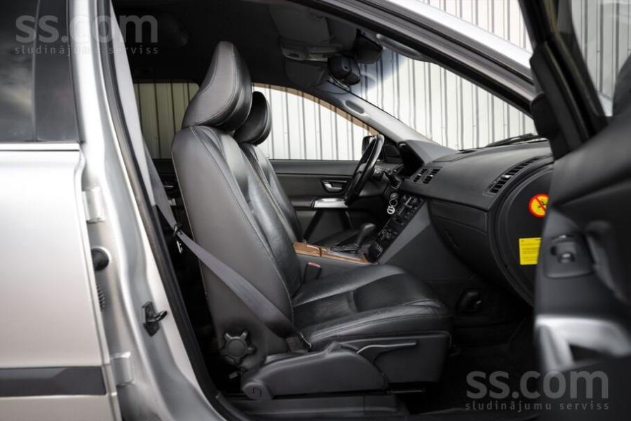 Volvo XC90 2004 Talsi, ar dzinēja tilpumu 2.40 L un nobraukumu 311 tūkst. km par 3990 €, foto 14 vietnē AUTOMOTO.COM.LV