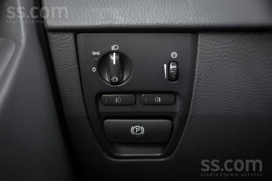 Volvo XC90 2004 Talsi, ar dzinēja tilpumu 2.40 L un nobraukumu 311 tūkst. km par 3990 €, foto 17 vietnē AUTOMOTO.COM.LV