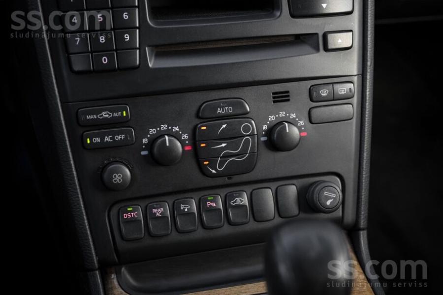 Volvo XC90 2004 Talsi, ar dzinēja tilpumu 2.40 L un nobraukumu 311 tūkst. km par 3990 €, foto 24 vietnē AUTOMOTO.COM.LV