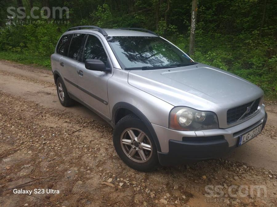 Volvo XC90 2004 in Riga, with an engine capacity of 2.40 L and mileage of 365 thousand km for 3500 €, photo 3 on AUTOMOTO.COM.LV