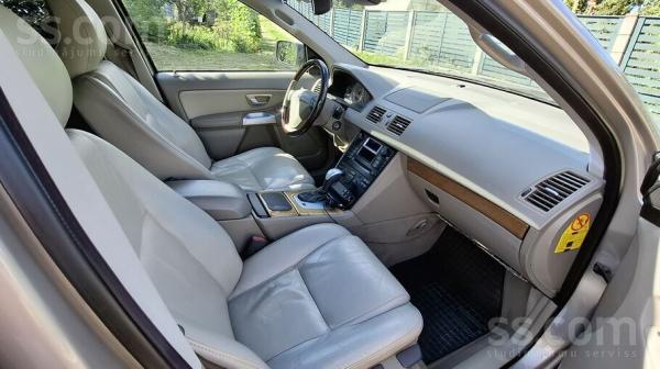 Volvo XC90 2004 in Dobele, with an engine capacity of 2.90 L and mileage of 250 thousand km for 2050 €, photo 2 on AUTOMOTO.COM.LV