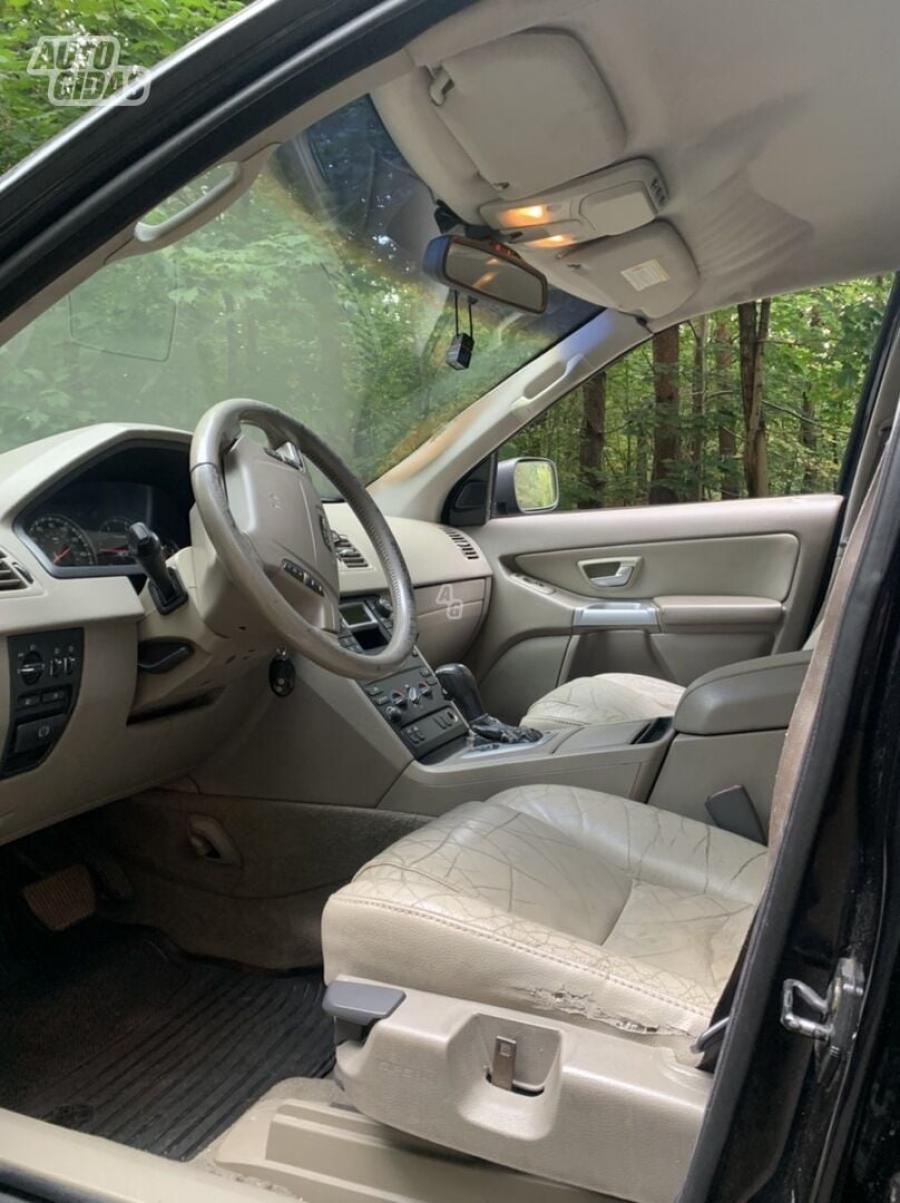 Volvo XC90 2004 Viļņa, ar dzinēja tilpumu 2.40 L un nobraukumu 257 tūkst. km par 2000 €, foto 9 vietnē AUTOMOTO.COM.LV