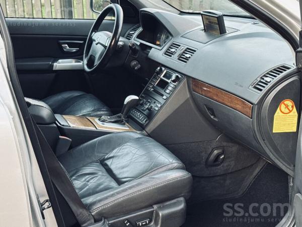 Volvo XC90 2004 Jelgava, ar dzinēja tilpumu 2.40 L un nobraukumu 415 tūkst. km par 2350 €, foto 9 vietnē AUTOMOTO.COM.LV