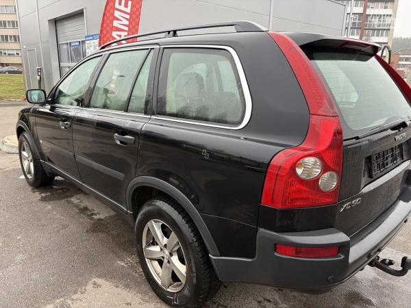 Volvo XC90 2005 Prienai, ar dzinēja tilpumu 2.40 L un nobraukumu 310 tūkst. km par 3950 €, foto 4 vietnē AUTOMOTO.COM.LV