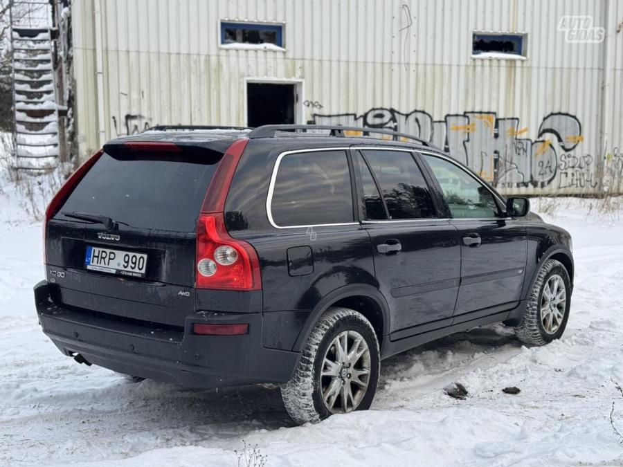Volvo XC90 2005 in Vilnius, with an engine capacity of 2.40 L and mileage of 388 thousand km for 3250 €, photo 4 on AUTOMOTO.COM.LV
