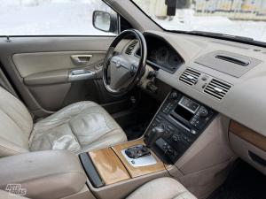 Volvo XC90 2005 in Vilnius, with an engine capacity of 2.40 L and mileage of 388 thousand km for 3250 €, photo 11 on AUTOMOTO.COM.LV
