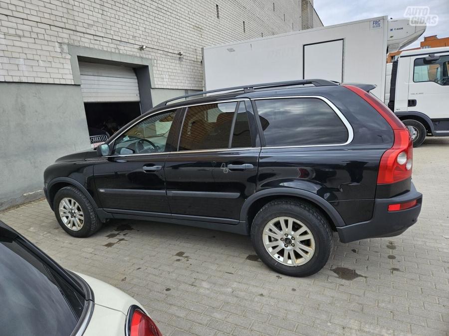 Volvo XC90 2005 in Vilnius, with an engine capacity of 2.40 L and mileage of 280 thousand km for 3000 €, photo 4 on AUTOMOTO.COM.LV