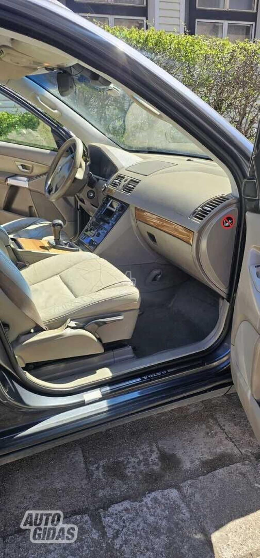 Volvo XC90 2005 in Klaipeda, with an engine capacity of 2.40 L and mileage of 323 thousand km for 3200 €, photo 5 on AUTOMOTO.COM.LV