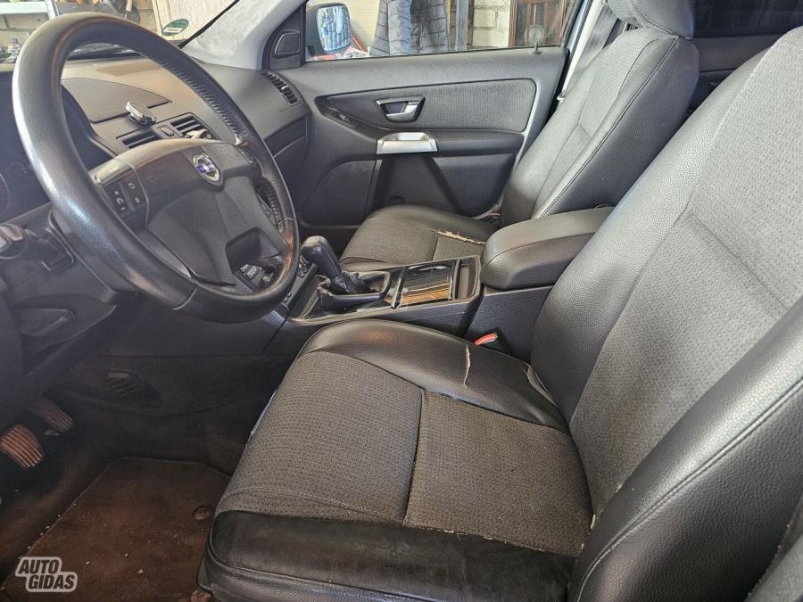 Volvo XC90 2005 Viļņa, ar dzinēja tilpumu 2.40 L un nobraukumu 412 tūkst. km par 4450 €, foto 7 vietnē AUTOMOTO.COM.LV