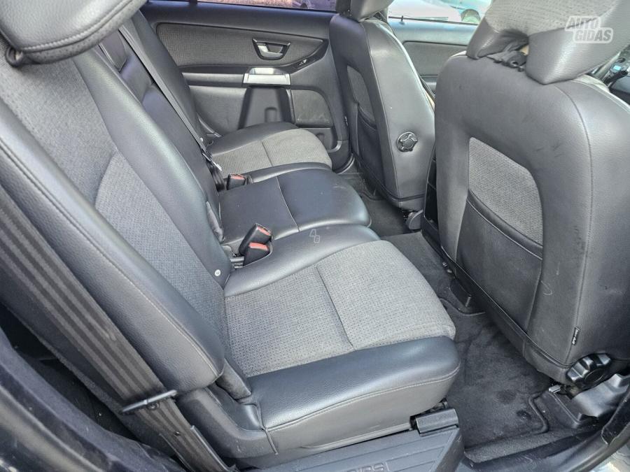 Volvo XC90 2005 Viļņa, ar dzinēja tilpumu 2.40 L un nobraukumu 412 tūkst. km par 4450 €, foto 11 vietnē AUTOMOTO.COM.LV