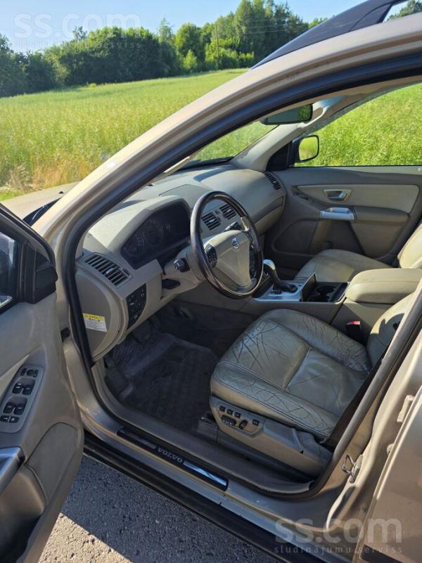 Volvo XC90 2005 Rīga, ar dzinēja tilpumu 2.40 L un nobraukumu 575 tūkst. km par 2800 €, foto 9 vietnē AUTOMOTO.COM.LV