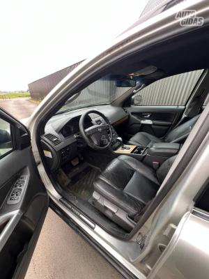 Volvo XC90 2005 in Marijampole, with an engine capacity of 2.40 L and mileage of 320 thousand km for 2950 €, photo 6 on AUTOMOTO.COM.LV