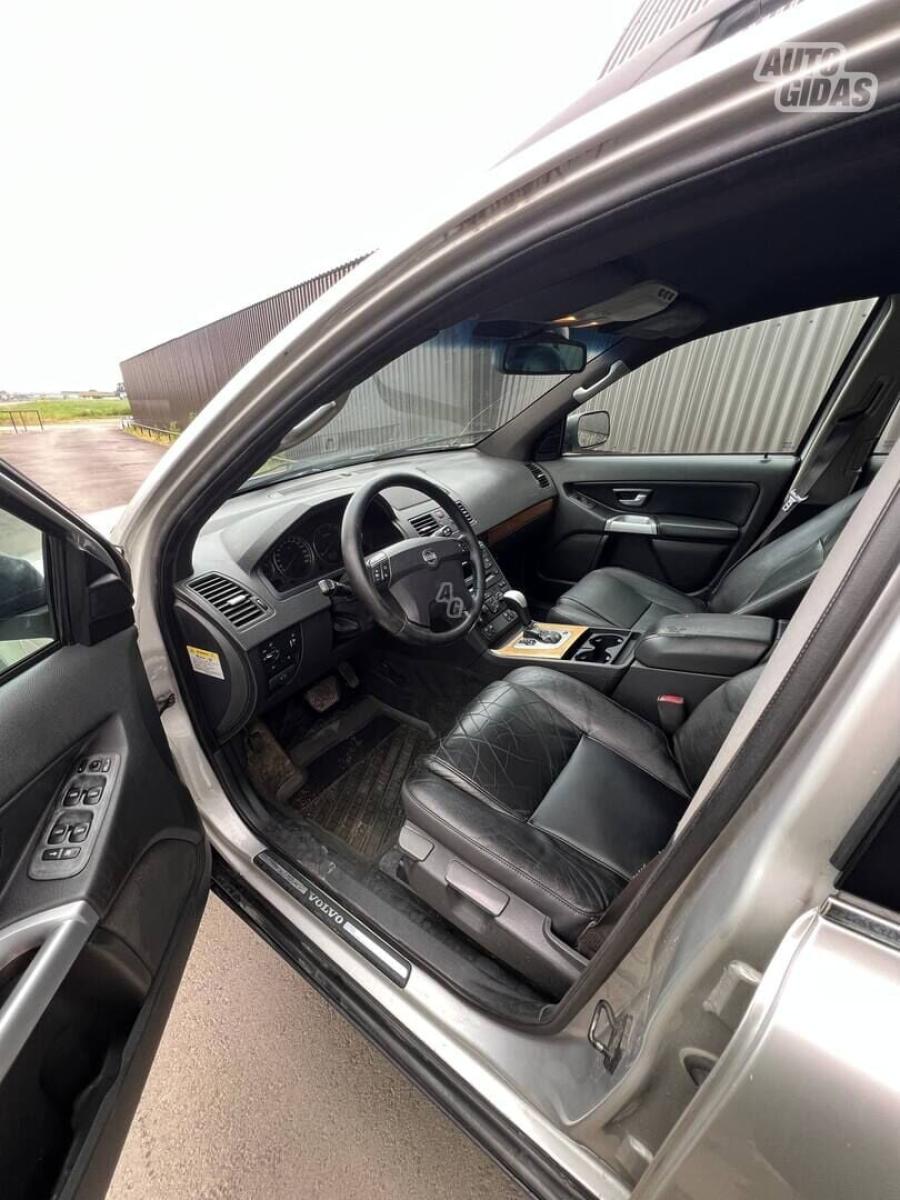 Volvo XC90 2005 in Marijampole, with an engine capacity of 2.40 L and mileage of 320 thousand km for 2950 €, photo 6 on AUTOMOTO.COM.LV