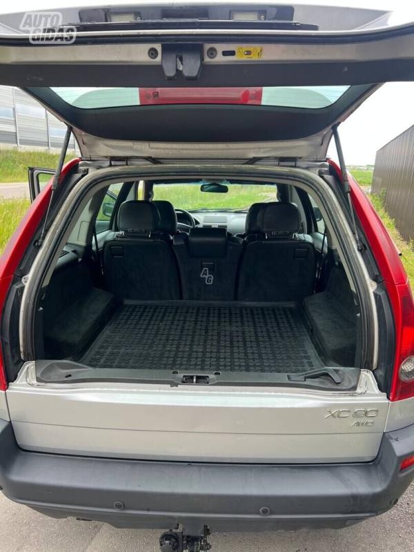 Volvo XC90 2005 Marijampole, ar dzinēja tilpumu 2.40 L un nobraukumu 320 tūkst. km par 2950 €, foto 8 vietnē AUTOMOTO.COM.LV