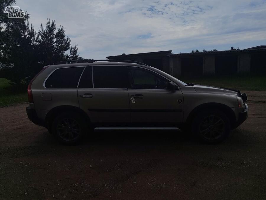 Volvo XC90 2005 in Moletai, with an engine capacity of 2.40 L and mileage of 418 thousand km for 3300 €, photo 6 on AUTOMOTO.COM.LV
