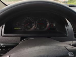 Volvo XC90 2005 in Moletai, with an engine capacity of 2.40 L and mileage of 418 thousand km for 3300 €, photo 10 on AUTOMOTO.COM.LV