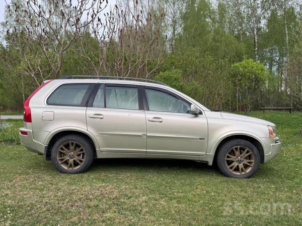 Volvo XC90 2005 in Jelgava, with an engine capacity of 2.50 L and mileage of 439 thousand km for 2800 €, photo 4 on AUTOMOTO.COM.LV