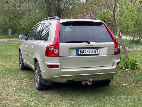 Volvo XC90 2005 in Jelgava, with an engine capacity of 2.50 L and mileage of 439 thousand km for 2800 €, photo 5 on AUTOMOTO.COM.LV