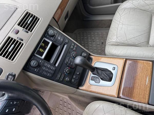 Volvo XC90 2005 in Jelgava, with an engine capacity of 2.50 L and mileage of 439 thousand km for 2800 €, photo 10 on AUTOMOTO.COM.LV