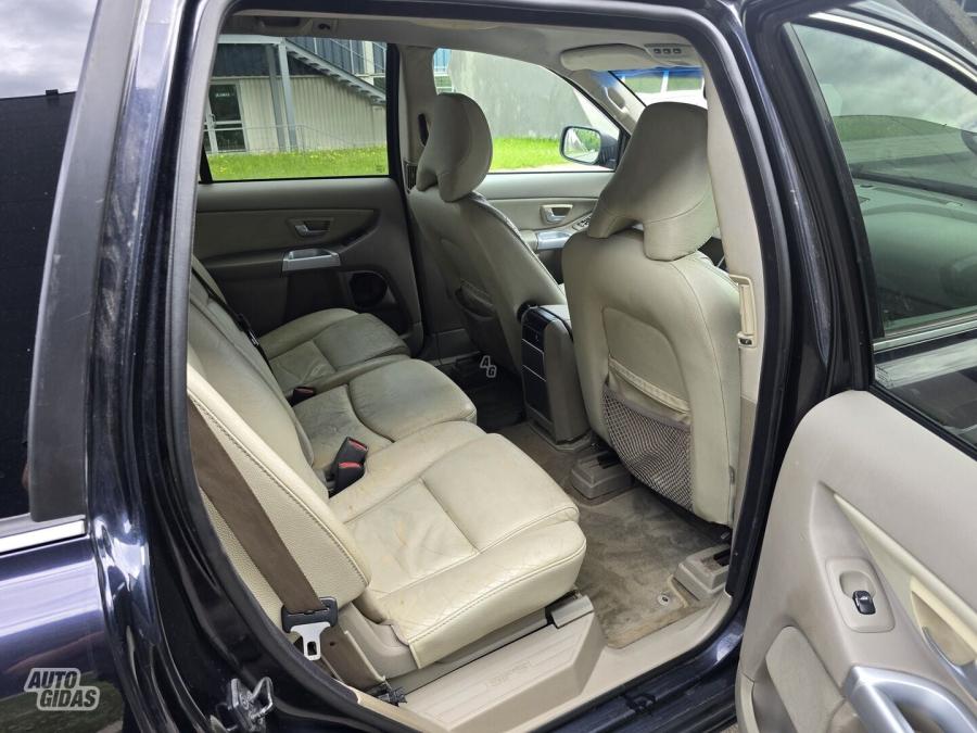 Volvo XC90 2005 Viļņa, ar dzinēja tilpumu 2.40 L un nobraukumu 270 tūkst. km par 2850 €, foto 13 vietnē AUTOMOTO.COM.LV
