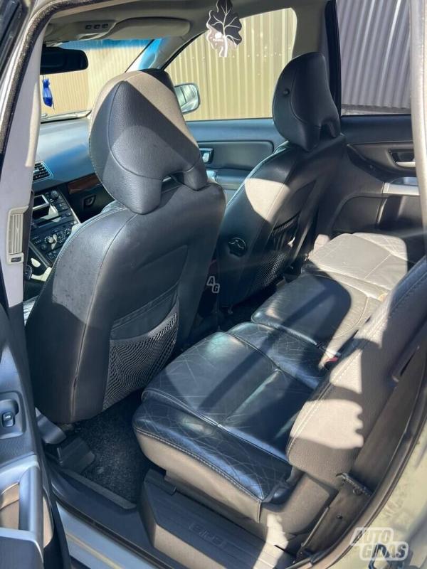 Volvo XC90 2005 in Marijampole, with an engine capacity of 2.40 L and mileage of 310 thousand km for 3100 €, photo 7 on AUTOMOTO.COM.LV