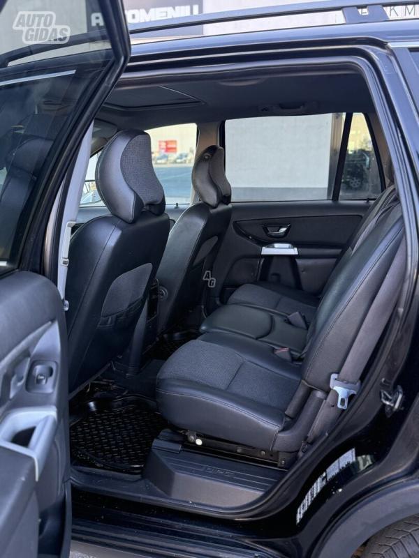 Volvo XC90 2005 in Kaunas, with an engine capacity of 2.40 L and mileage of 320 thousand km for 3300 €, photo 6 on AUTOMOTO.COM.LV