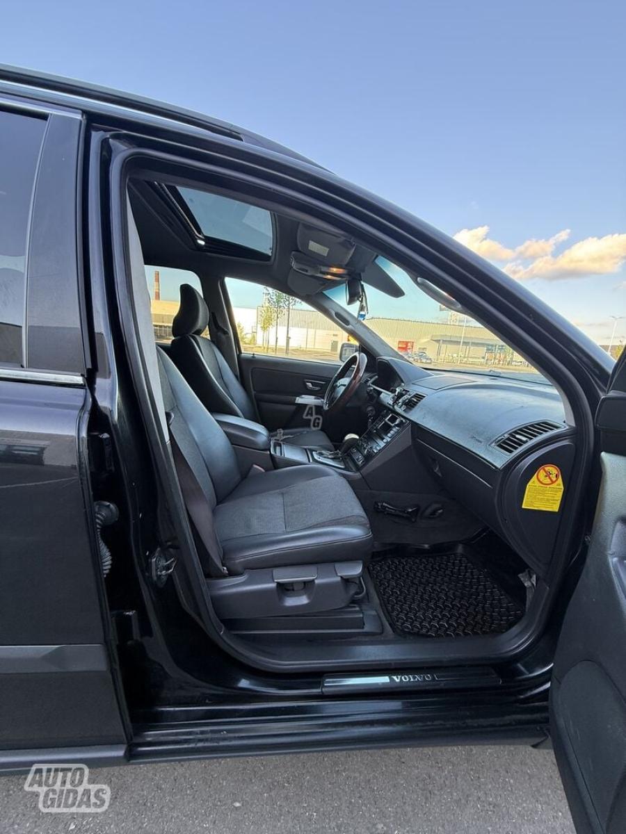 Volvo XC90 2005 in Kaunas, with an engine capacity of 2.40 L and mileage of 320 thousand km for 3300 €, photo 11 on AUTOMOTO.COM.LV