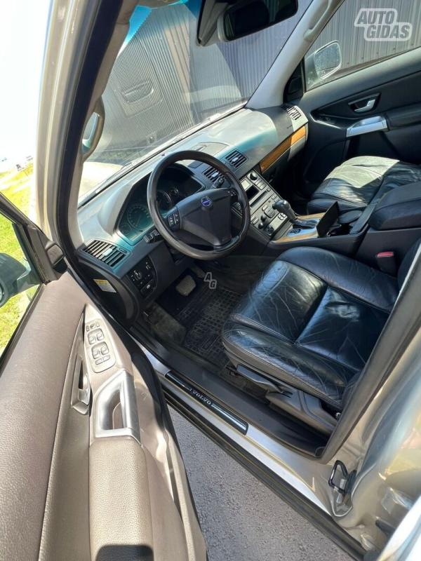 Volvo XC90 2005 in Marijampole, with an engine capacity of 2.40 L and mileage of 319 thousand km for 2950 €, photo 5 on AUTOMOTO.COM.LV