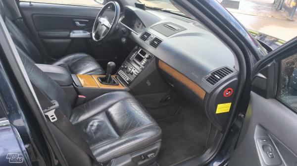 Volvo XC90 2005 Klaipėda, ar dzinēja tilpumu 2.40 L un nobraukumu 366 tūkst. km par 2800 €, foto 9 vietnē AUTOMOTO.COM.LV