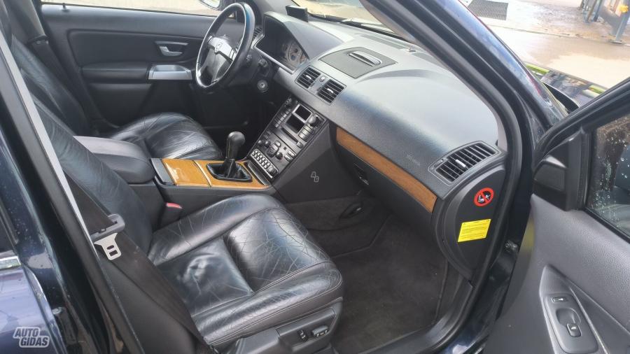 Volvo XC90 2005 Klaipėda, ar dzinēja tilpumu 2.40 L un nobraukumu 366 tūkst. km par 2800 €, foto 10 vietnē AUTOMOTO.COM.LV