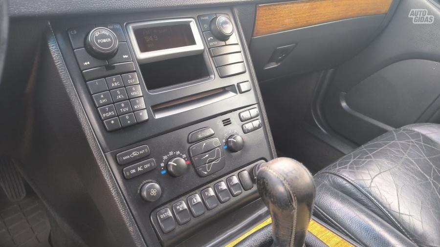 Volvo XC90 2005 Klaipėda, ar dzinēja tilpumu 2.40 L un nobraukumu 366 tūkst. km par 2800 €, foto 12 vietnē AUTOMOTO.COM.LV