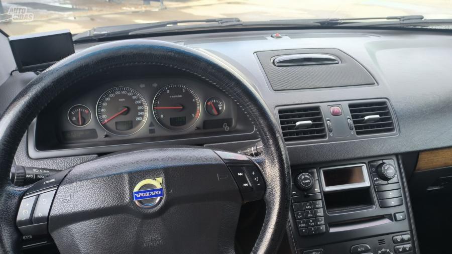Volvo XC90 2005 Klaipėda, ar dzinēja tilpumu 2.40 L un nobraukumu 366 tūkst. km par 2800 €, foto 13 vietnē AUTOMOTO.COM.LV