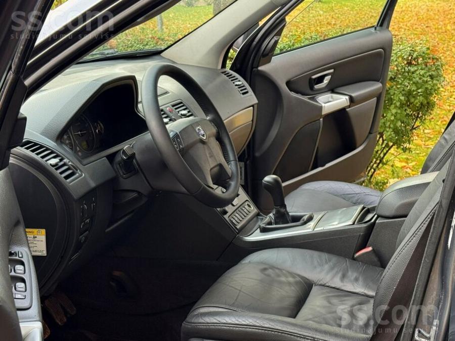 Volvo XC90 2005 Jelgava, ar dzinēja tilpumu 2.40 L un nobraukumu 472 tūkst. km par 3850 €, foto 16 vietnē AUTOMOTO.COM.LV