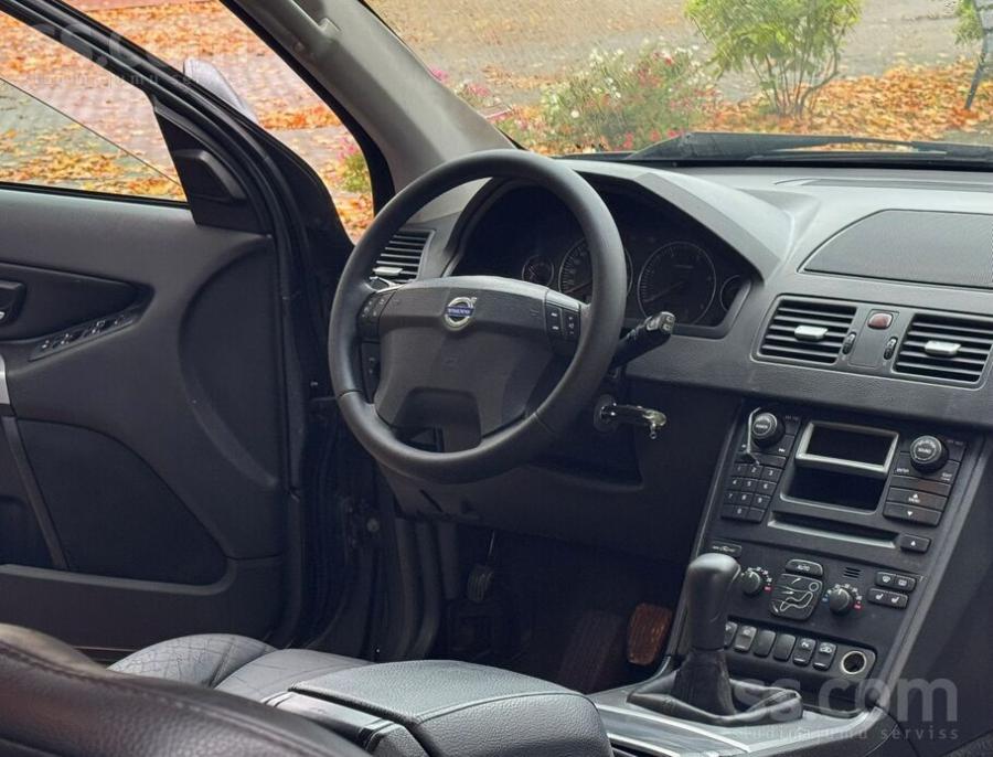 Volvo XC90 2005 Jelgava, ar dzinēja tilpumu 2.40 L un nobraukumu 472 tūkst. km par 3850 €, foto 20 vietnē AUTOMOTO.COM.LV