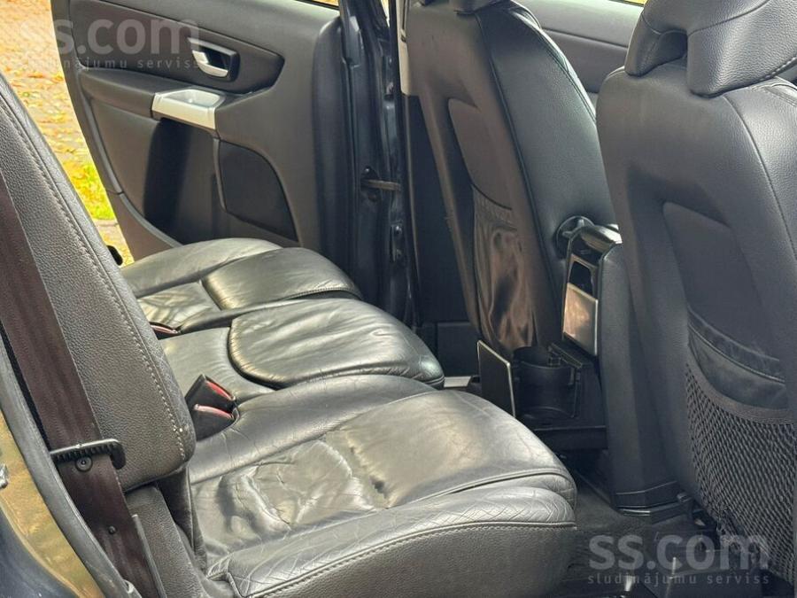 Volvo XC90 2005 Jelgava, ar dzinēja tilpumu 2.40 L un nobraukumu 472 tūkst. km par 3850 €, foto 22 vietnē AUTOMOTO.COM.LV