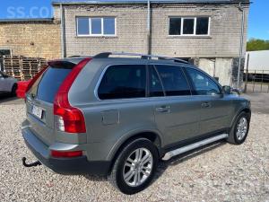 Volvo XC90 2006 in Riga, with an engine capacity of 2.40 L and mileage of 430 thousand km for 4950 €, photo 2 on AUTOMOTO.COM.LV