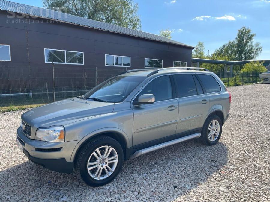 Volvo XC90 2006 in Riga, with an engine capacity of 2.40 L and mileage of 430 thousand km for 4950 €, photo 4 on AUTOMOTO.COM.LV