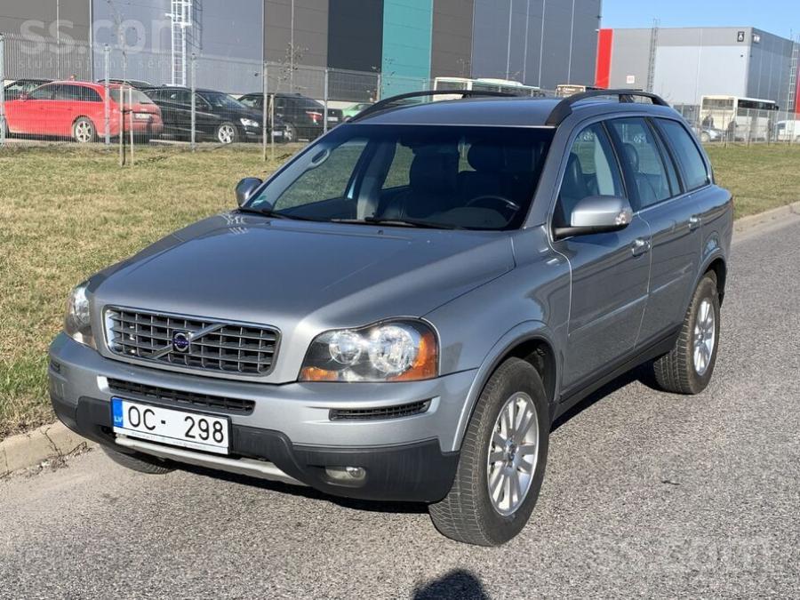 Volvo XC90 2006 in Riga, with an engine capacity of 2.40 L and mileage of 237 thousand km for 6500 €, photo 2 on AUTOMOTO.COM.LV