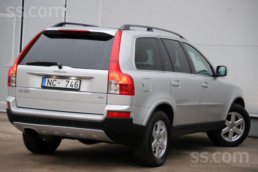 Volvo XC90 2006 in Tukums, with an engine capacity of 2.40 L and mileage of 326 thousand km for 5990 €, photo 4 on AUTOMOTO.COM.LV