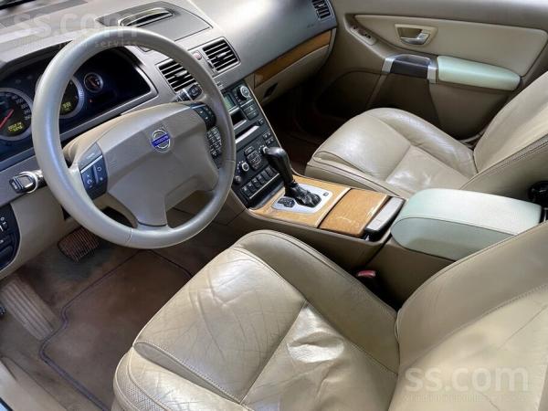 Volvo XC90 2006 in Riga, with an engine capacity of 2.40 L and mileage of 305 thousand km for 6200 €, photo 10 on AUTOMOTO.COM.LV