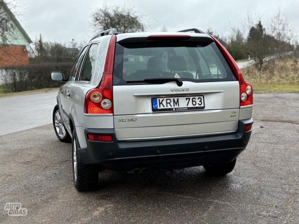 Volvo XC90 2006 Viļņa, ar dzinēja tilpumu 2.40 L un nobraukumu 332 tūkst. km par 3700 €, foto 9 vietnē AUTOMOTO.COM.LV