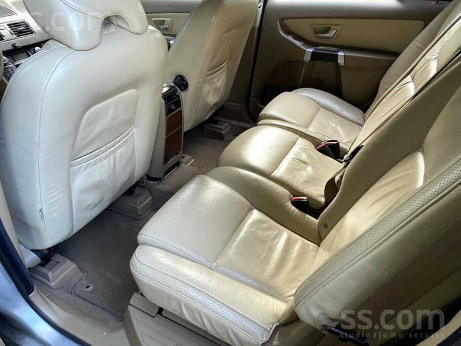 Volvo XC90 2006 in Riga, with an engine capacity of 2.40 L and mileage of 305 thousand km for 6200 €, photo 11 on AUTOMOTO.COM.LV