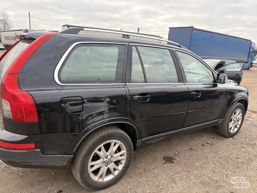 Volvo XC90 2006 Prienai, ar dzinēja tilpumu 2.40 L un nobraukumu 290 tūkst. km par 4950 €, foto 4 vietnē AUTOMOTO.COM.LV