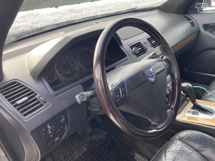 Volvo XC90 2006 in Taurage, with an engine capacity of 4.40 L and mileage of 230 thousand km for 3750 €, photo 10 on AUTOMOTO.COM.LV