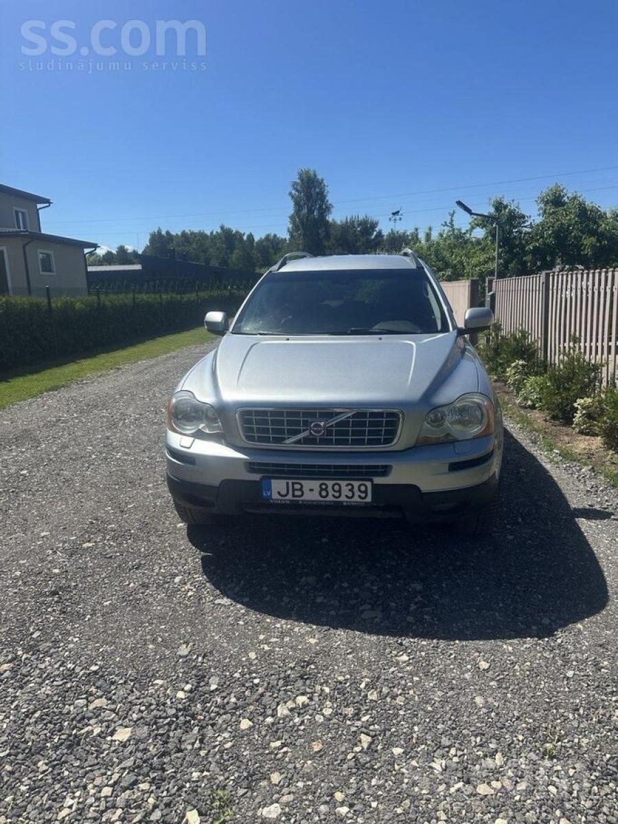 Volvo XC90 2006 in Riga, with an engine capacity of 2.40 L and mileage of 457 thousand km for 2700 €, photo 3 on AUTOMOTO.COM.LV