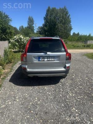 Volvo XC90 2006 in Riga, with an engine capacity of 2.40 L and mileage of 457 thousand km for 2700 €, photo 4 on AUTOMOTO.COM.LV