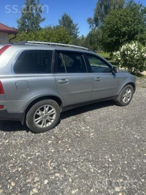 Volvo XC90 2006 in Riga, with an engine capacity of 2.40 L and mileage of 457 thousand km for 2700 €, photo 5 on AUTOMOTO.COM.LV